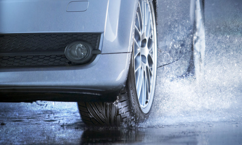 What is Hydroplaning & How Can You Avoid It? - Valley Driving School